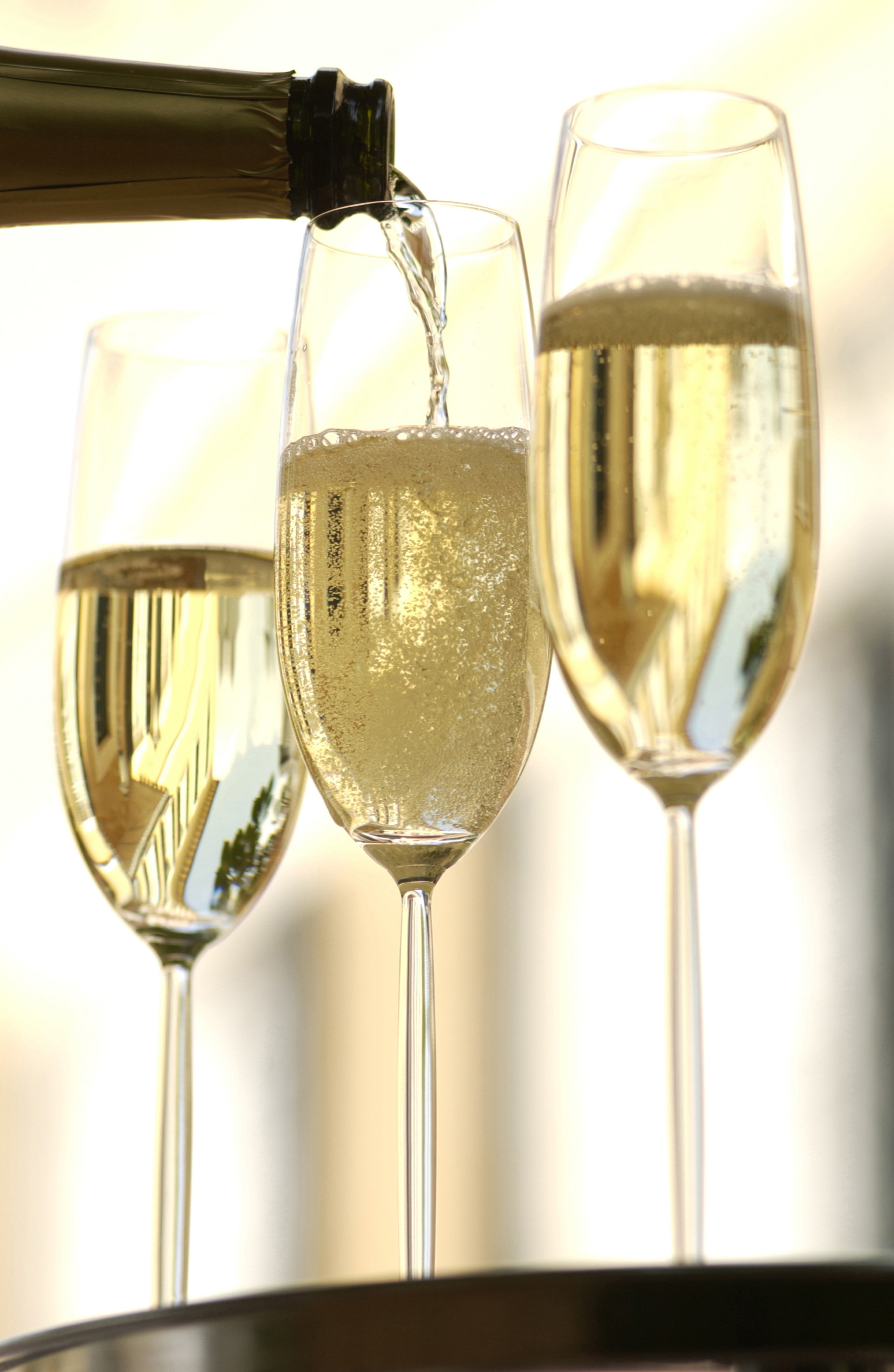 Deutscher Sekt prickelt im Glas - hubrechtduijker.com